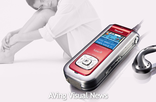 6만 5천 컬러 LCD와 듀얼 이어폰을 채용한 MP3P ‘아이원잇 TMP-1000’