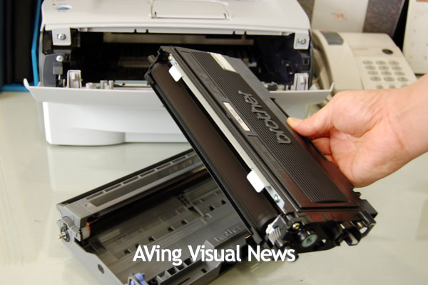 부라더상사, 작은 크기의 경제적인 레이저 프린터 'HL-2040'