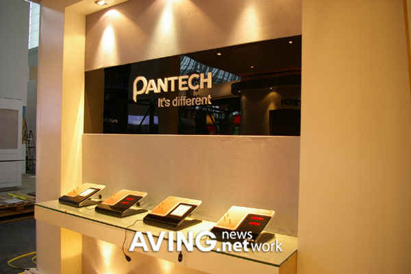 [Hall 26]CeBIT 2006 글로벌 기업 전시관 '아직은 공사중'