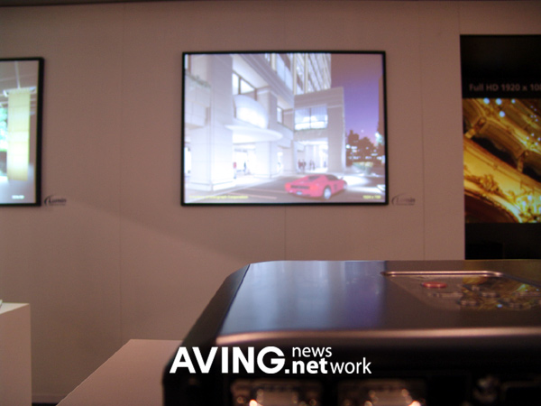 Sharp, CeBIT2006에서 3,000안시 프로젝터 2모델 선보여