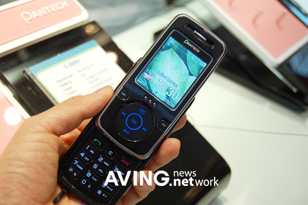 MP3P를 쏙 빼닮은 팬택 큐리텔 뮤직폰 'G-3600V'