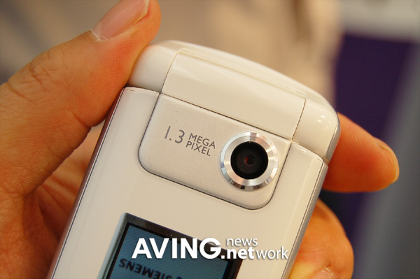 프론트 커버를 교체할 수 있는 벤큐지멘스 'CF61'