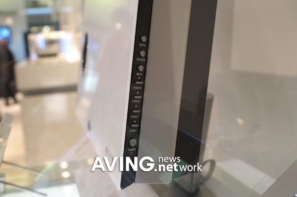 벽걸이형 홈 프로젝터 ‘AN110’ - CeBIT 2006 LG 프로젝터 소개 (1)