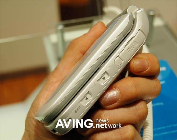 GPS 네비게이션 기능의 WCDMA폰 - 컬러풀 SANYO 휴대폰 소개(3)