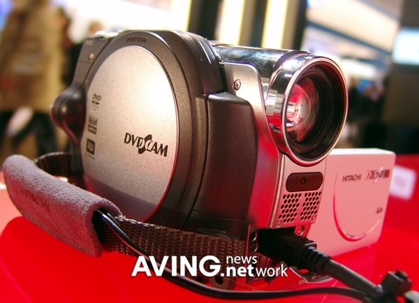 히타치, 16:9 와이드 및 광각 촬영이 가능한 'DZ-BX35'