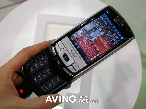 KT, PDA형태의 단말기로 와이브로 시연해 - WiBro 단말기편(3)