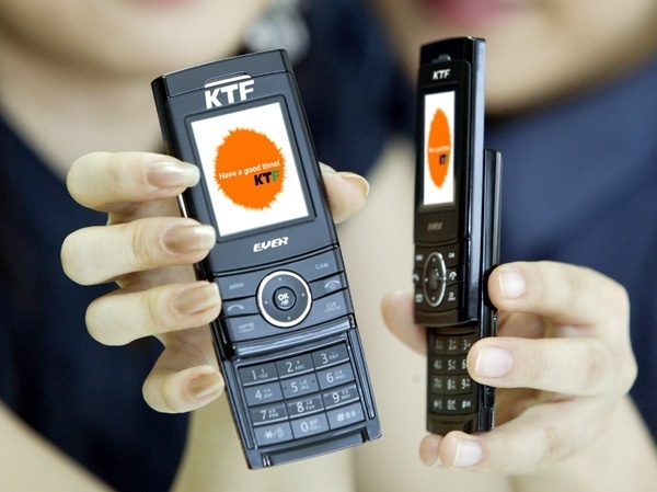 KTFT, 역동적인 인터페이스를 가진 13.7mm 초슬림 슬라이드폰 출시