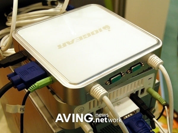 미니맥 스타일의 USB KVM 스위치