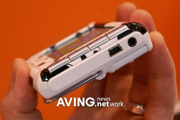 Axisoft, 휴대용멀티미디어플레이어 MobiBox ‘MP410’