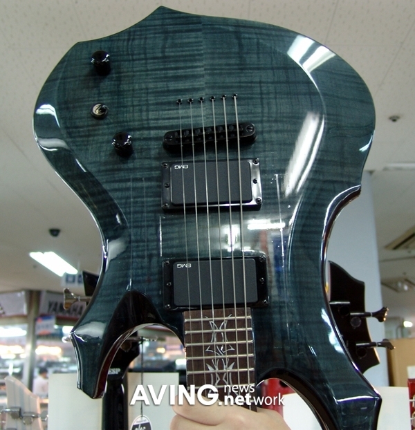 ESP 30주년 기념 모델, 'F-400FM'