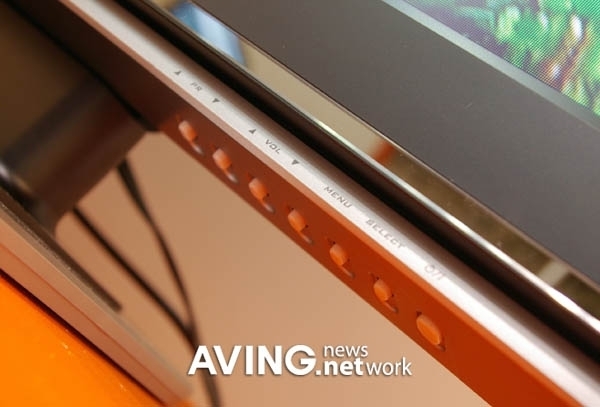 덱트론의 더블 윈도우 지원하는 'DL42-G70P'