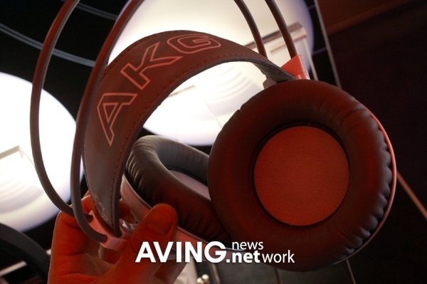 AKG, IFA2006에서 헤드폰 'K530' 선보여
