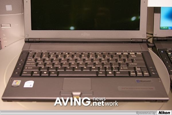 후지쯔 라이프북 Q2010에 HSDPA 탑재!!