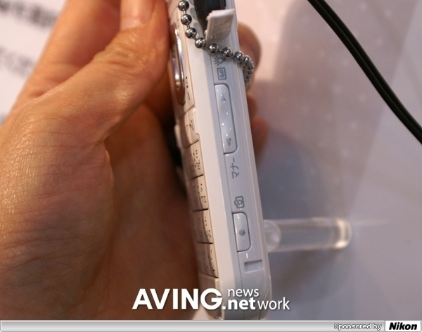 도시바, 뮤직 휴대폰의 매력 'W45T'