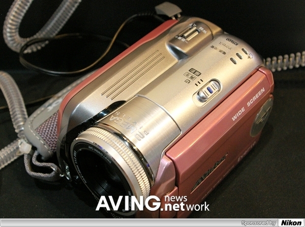 JVC, 핑크 색상의 에브리오 'GZ-MG67-P’ 선보여