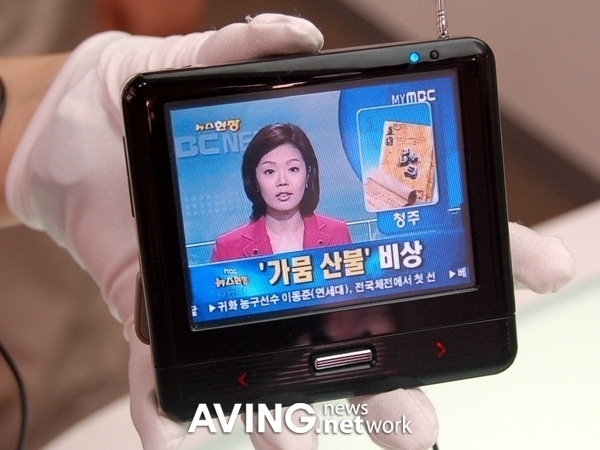 LG전자, 새로운 디자인의 DMB PDA 'N1' 첫 선!!