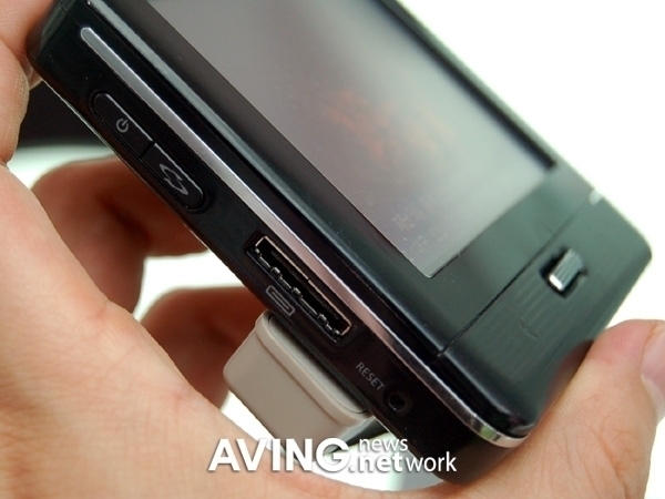 LG전자, 새로운 디자인의 DMB PDA 'N1' 첫 선!!