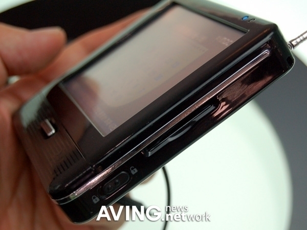 LG전자, 새로운 디자인의 DMB PDA 'N1' 첫 선!!