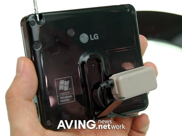 LG전자, 새로운 디자인의 DMB PDA 'N1' 첫 선!!