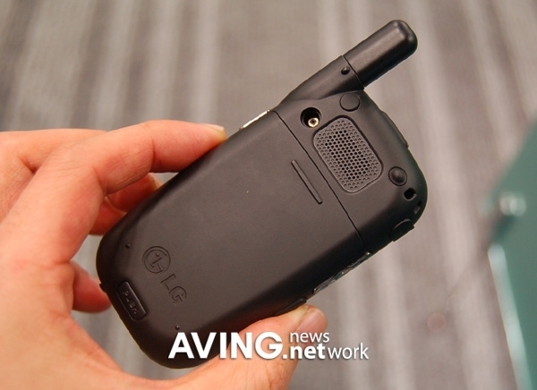 LG전자, PTT 기능 갖춘 3G폰 'CU400'