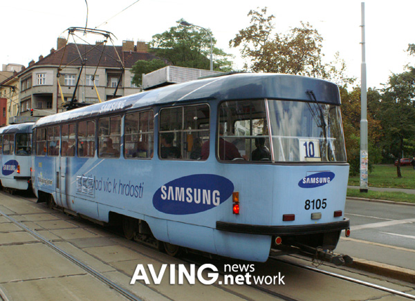 SAMSUNG in Prague tram