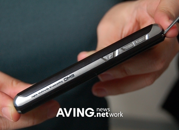 가죽 케이스를 입은 DMB PDA, PIDION 'BM-300'