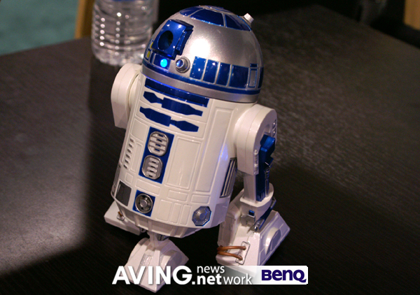 CES 2007 주목해야 할 로봇, 보안로봇 'R2D2'