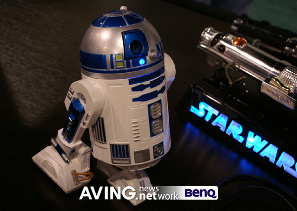 CES 2007 주목해야 할 로봇, 보안로봇 'R2D2'