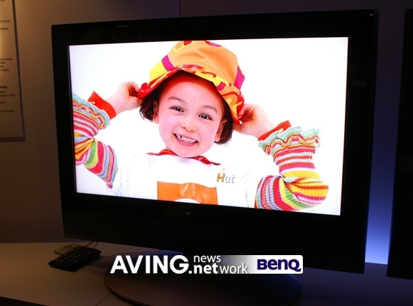 Hitachi presented LCD TV adopted LED light