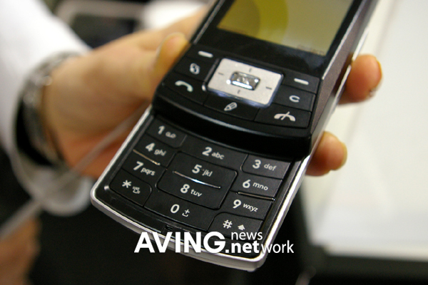 [3GSM-LG] 풀 인터넷 브라우징 가능한 3세대 스마트폰 'KS10'