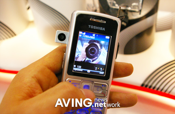 [3GSM-도시바] GSM 트라이밴드를 지원하는 3세대 휴대폰 'TS705’