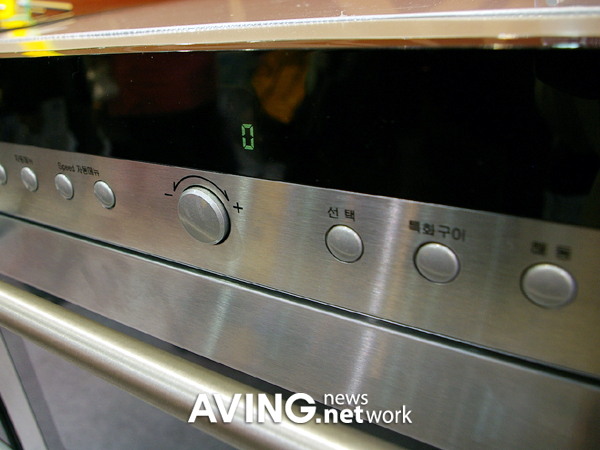 LG, 원형조리실을 적용한 DIOS광파오븐 'MP-945TL'