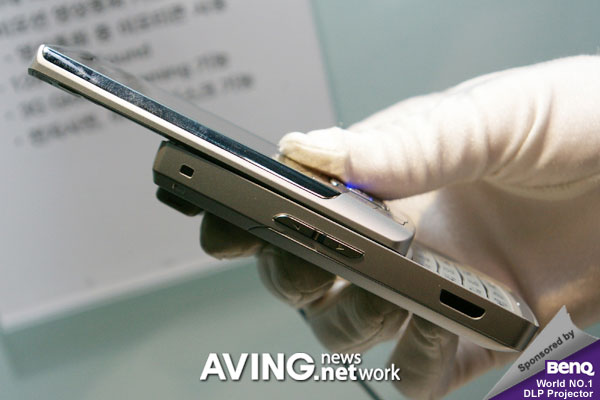 [Hot Issue] LG전자, 3G글로벌 로밍폰 첫 선!