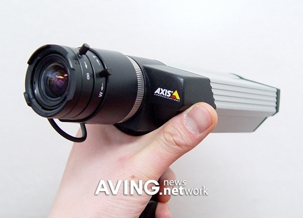 엑시스의 기술력을 통합한 최상위 모델 'AXIS 223M' 내부공개