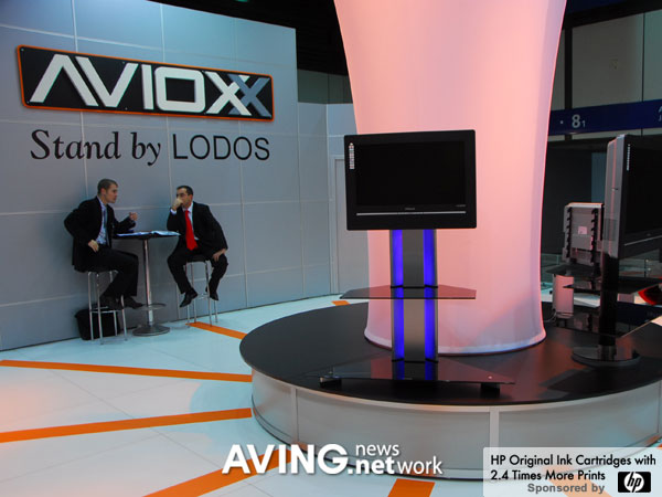 [참가기업] TV스탠드 전문기업 AVIOXX의 전시관 전경