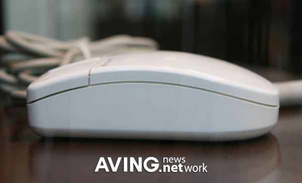 MS가 1985년에 만든 '마이크로 소프트 마우스'