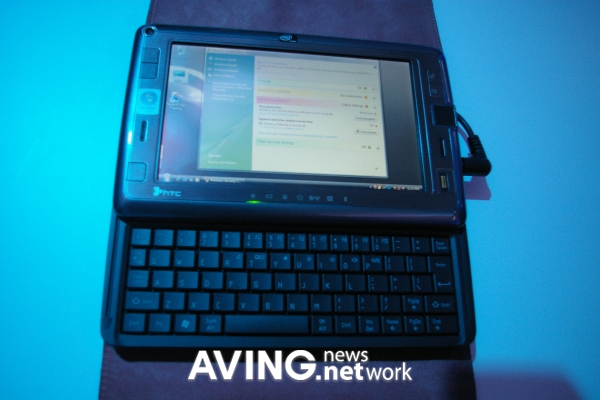 HTC, 슬라이딩 방식 7인치 UMPC 선보여!
