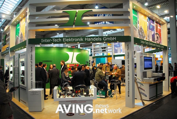 '세빗(CeBIT) 2008'에 참가한 'Inter-Tech Elektronik Handels' 부스 전경