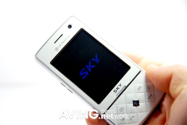 [리뷰] 새로운 감성을 이끈다, 스카이 퀼트폰(IM-S310L)