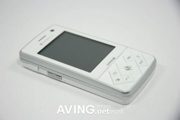 [리뷰] 새로운 감성을 이끈다, 스카이 퀼트폰(IM-S310L)