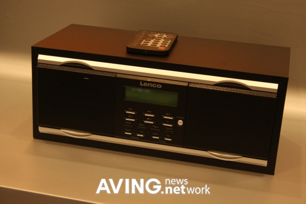 Lenco의 인터넷 라디오 신제품 'IR-2100 B/W'