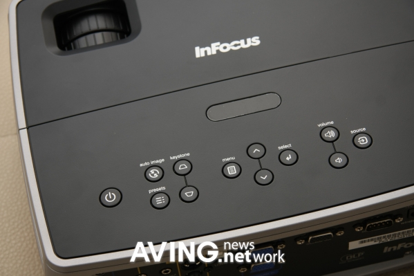 인포커스, 무상보증 2년 지원 프로젝터 'IN2104'