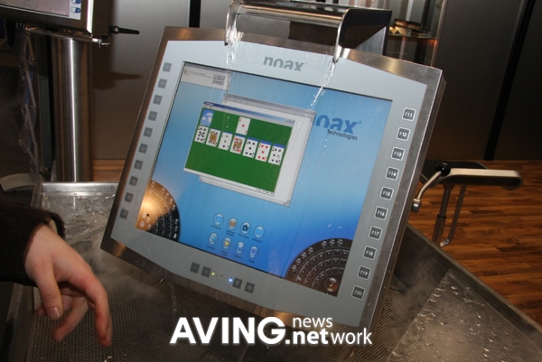 Noax, 터치패널 탑재 산업용 스틸 PC 선보여