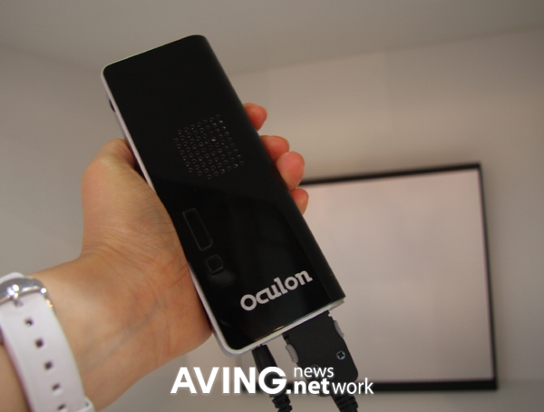OCULON, VGA급 휴대용 피코 프로젝터 선보여