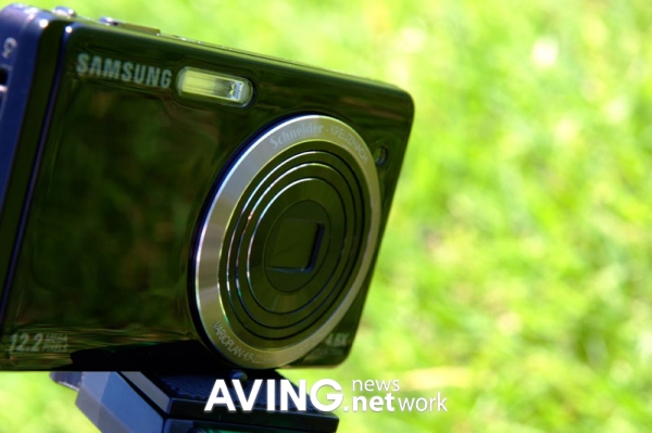 [리뷰] 셀카 지존! 삼성 VLUU 'ST550' - ① 외형편