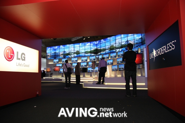 [IFA 2009 - No Text News] LG, 보더리스 TV 전시
