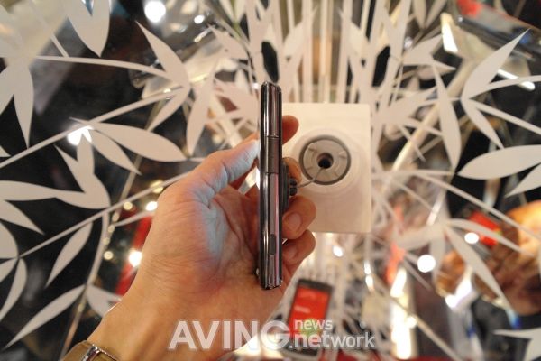 교세라 하이테크폰 'ZIO M6000' 베일을 벗다