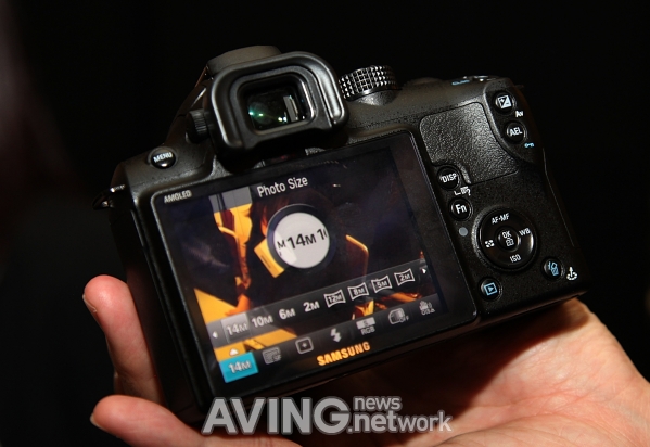 [CES Unveiled] 삼성전자, NX11 공개