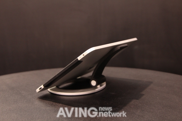 [CES 2011] Just Mobile, 아이폰용 거치대 'Encore' 소개