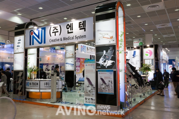 엔텍, 로봇보행재활훈련기 'GR-9900' 선보여